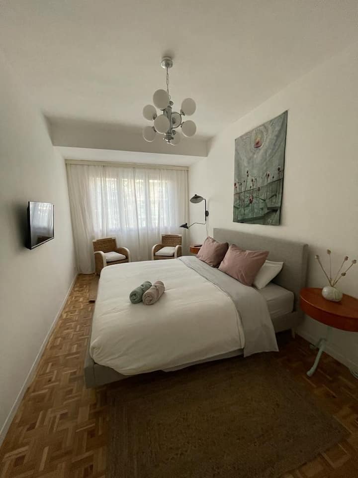 Beautiful 1br Calle Alcala Balcony Close To Metro - Madrid