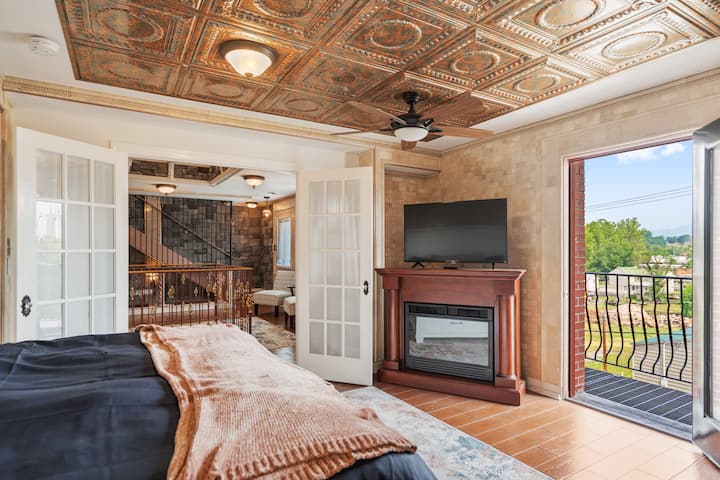 Unique Stay In Heart Of Town - Shenandoah National Park