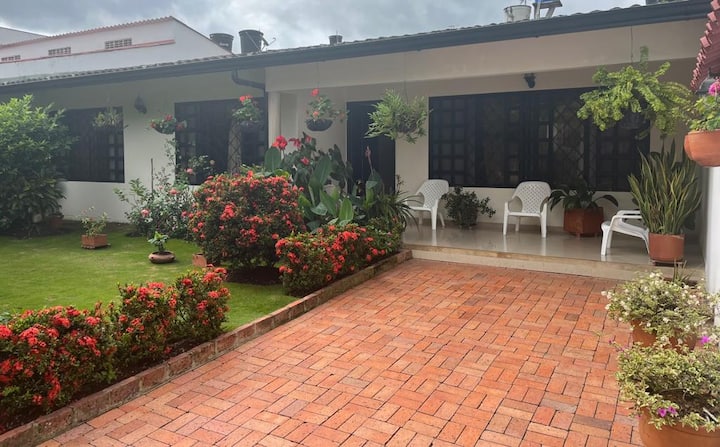 Casa Tranquila, Equipada, En La Villa De Guaduas. - Guaduas