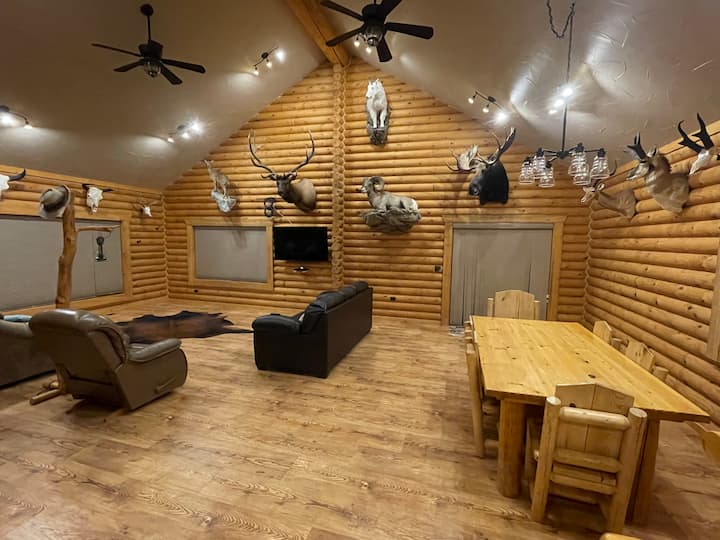 Gorgeous Log Home With Incredible Views - Hot Springs State Park, Thermopolis