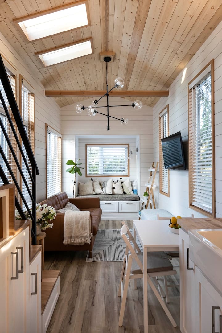 Luxury Tiny House Getaway - Portland, OR