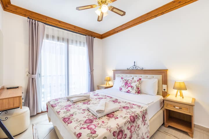 Aylık Oda Mutfaklı
Denize 1 Dk Yürüme Mesafesi - Akyaka