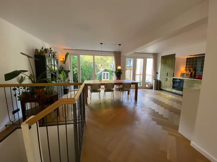 Large  And Modern Family Apartment With Garden - Amsterdã