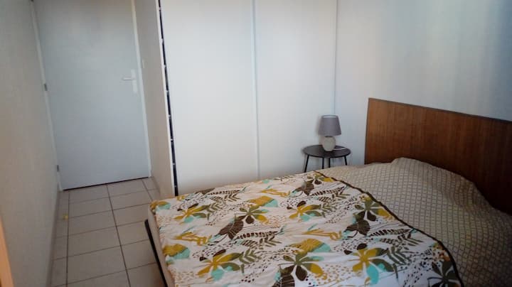 Lattes, Chambre Privée Avec Balcon En Appartement - Carnon
