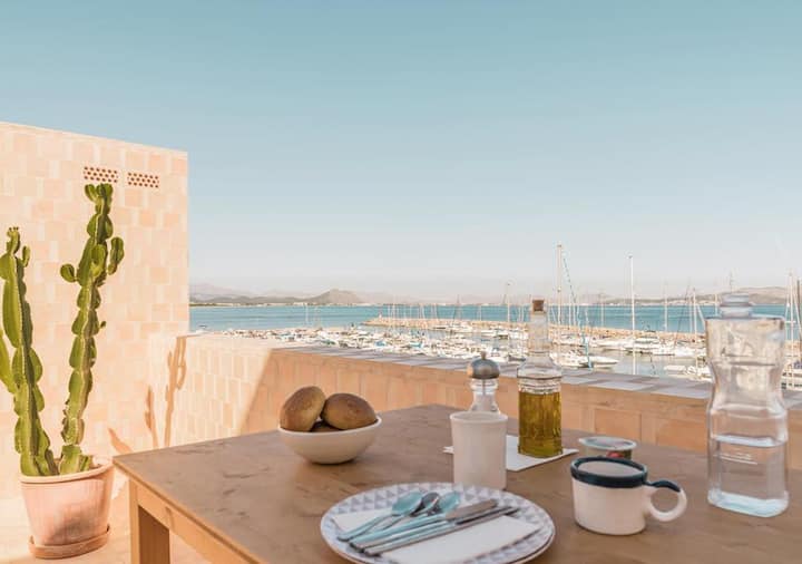 Sunny Atic With Large Terrace And Sea Views - Can Picafort