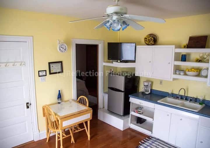 River Town Dreams. One Bedroom Downstairs Unit - Grafton, IL