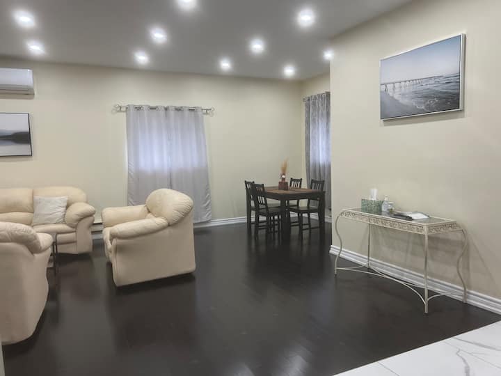 Cozy Modern Getaway Right By The Falls Unit 1 - Niagara Falls