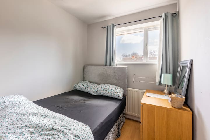 2 Small Dbl Rooms In Our Peacful 4 Bedroom Home. - Cardiff