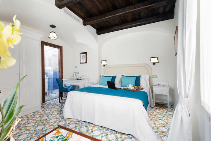 Room With Private Terrace And Jacuzzi - Sorrento