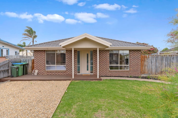 3 Bedroom House With Spa Walk To Beach And Shops - Dromana