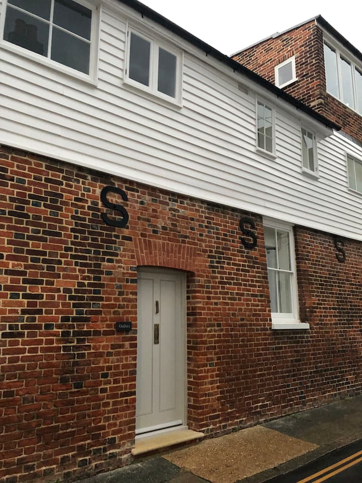 Beautiful 2 Bedroom Townhouse In Canterbury - Canterbury