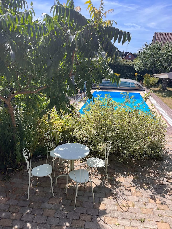 Stort Mysigt Boende Med Pool I Soligt Läge - Malmö