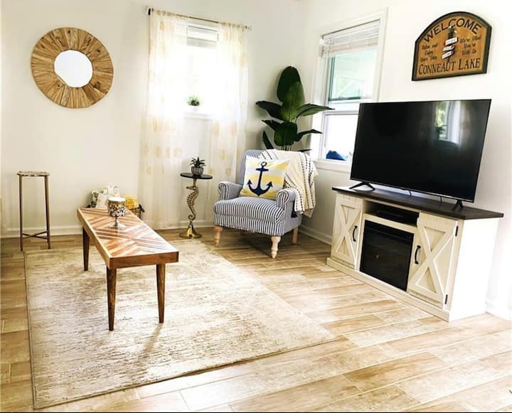 Sunny Daze: Updated, Clean, Cozy Cottage! - Conneaut Lake Park, Conneaut Lake