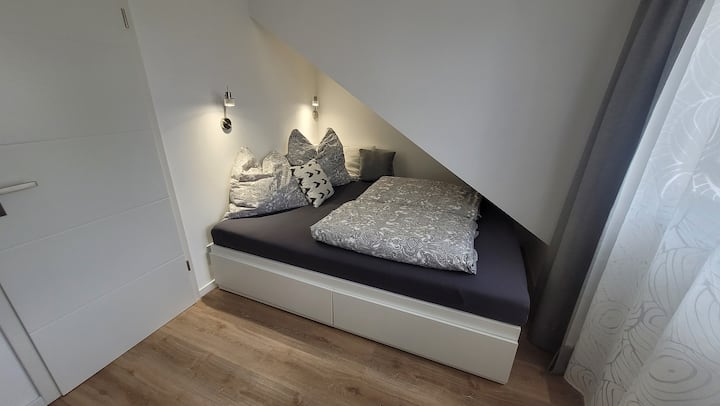 Modern Room With Bathroom And Kitchenette - Nürnberg