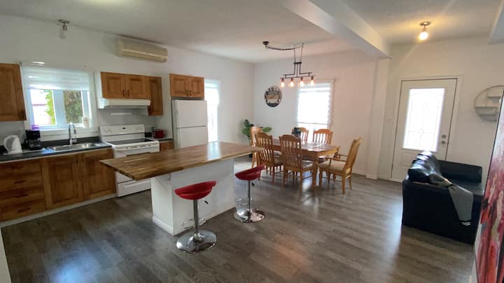 Condo Calme Et Chaleureux à 2 Pas Du Centre Ville - Saguenay