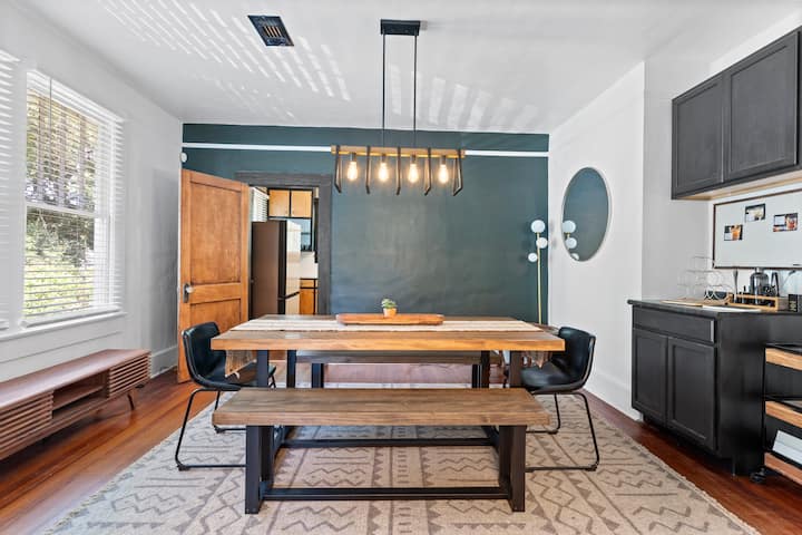Bungalow South: Stylish & Centrally Located! - Alabama