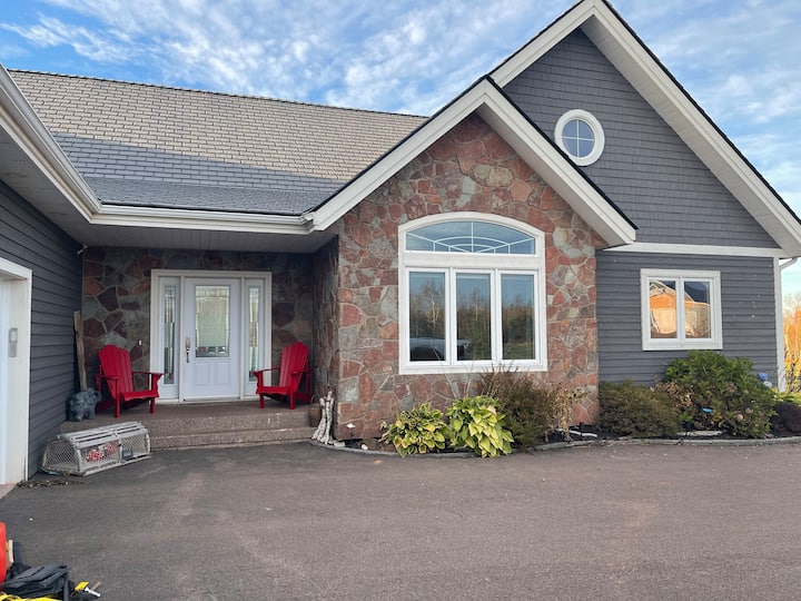 Water View 5 Bedroom Home With Pool & Hot Tub - Prince Edward Island