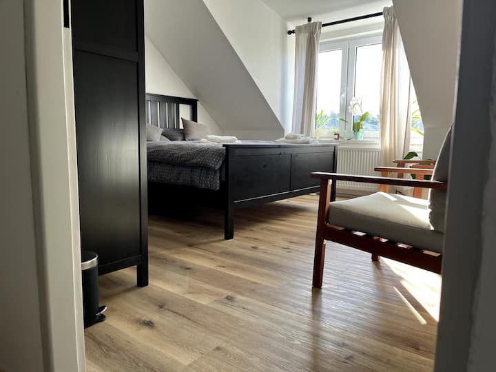 Cosy Room No. 6 - Price Excluding Breakfast - Kladno