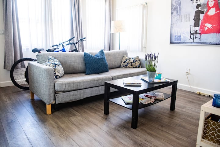 Vacay Chalet A Block To Beach W Bikes Pet Friendly - Santa Monica, CA