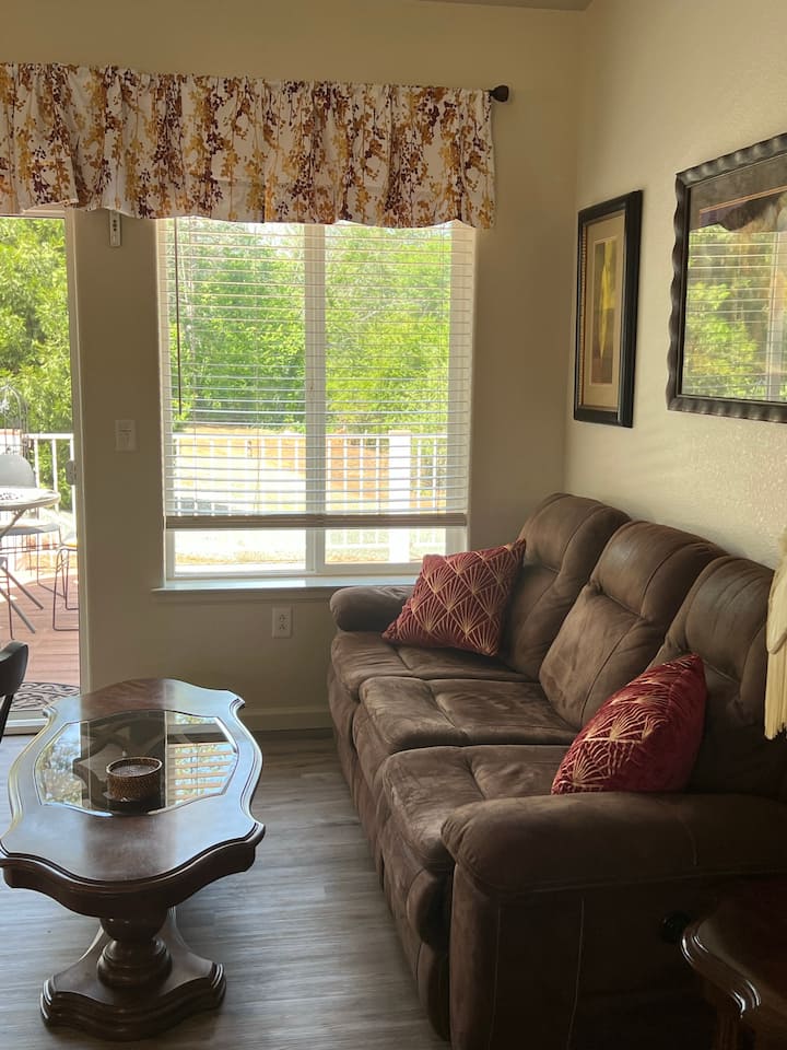 Country Home, Pet Friendly, Wheelchair Assessable - Lake of the Pines, CA