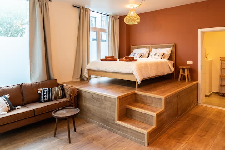 Romantic Studio Bliss: Heart Of Harmonie District - Antwerp