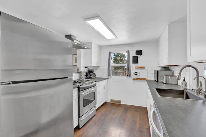 Cozy Historic 1910 Bungalow - Englewood, CO