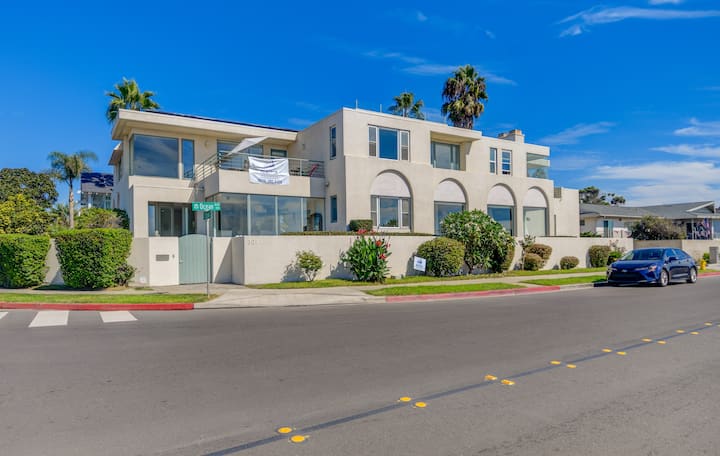 Best Home In Coronado!
6 Bed 6 Bath 6000 Sqft. - Coronado, CA