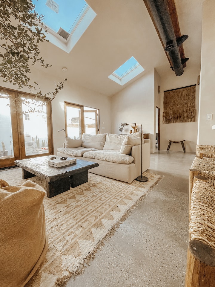 Casa Laguna Two Bedroom House - Inglewood, CA