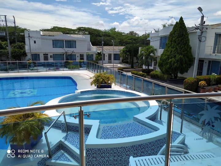 Agradable Casa En Conjunto Con Piscina - Flandes