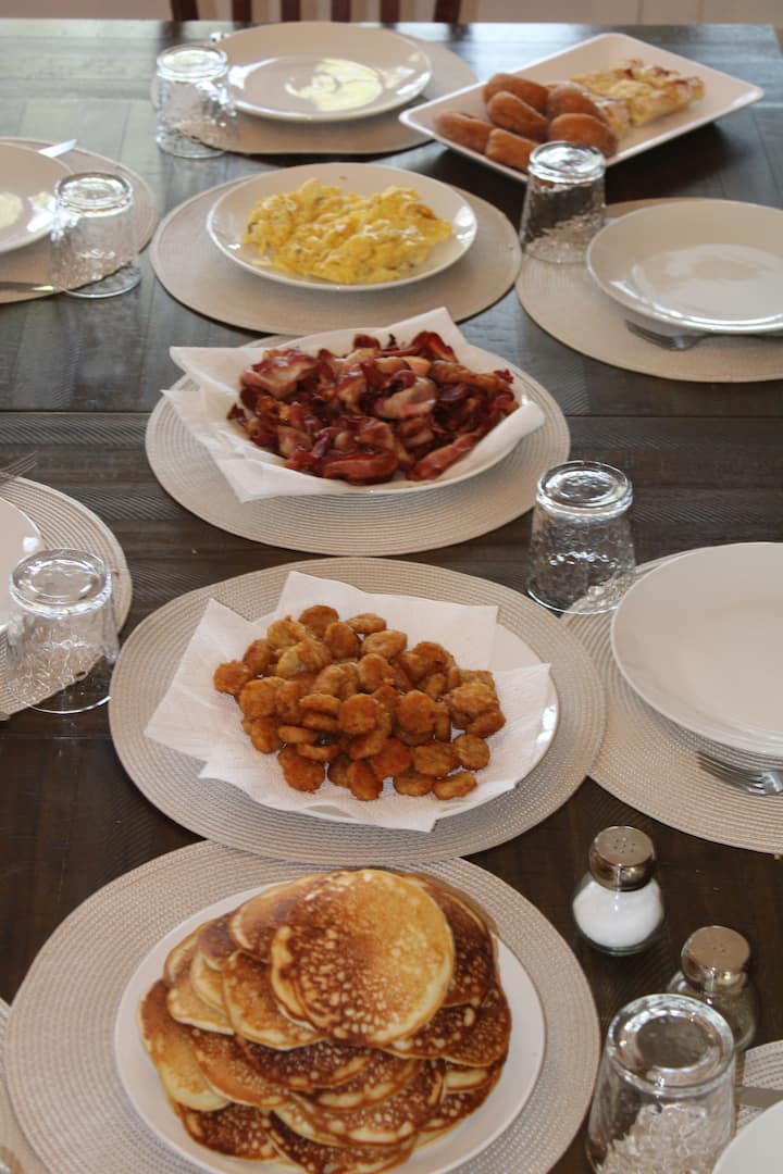 Guests Rave: Delicious Breakfast With Lakeview - Wisconsin Dells, WI