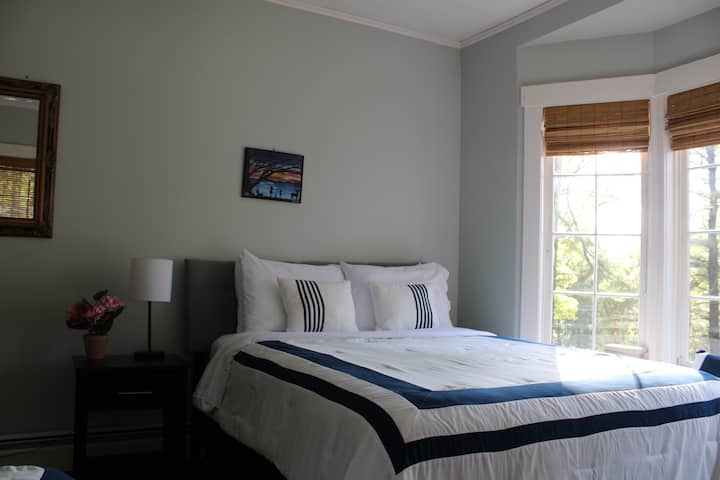 Navy Bedroom At The Hillside B&b - Wisconsin Dells, WI