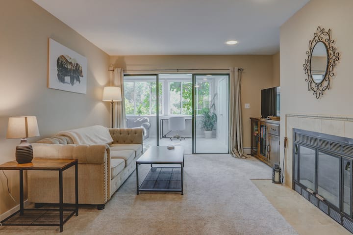 Bright Private Room In Condo With Mountain Views - Boulder, CO