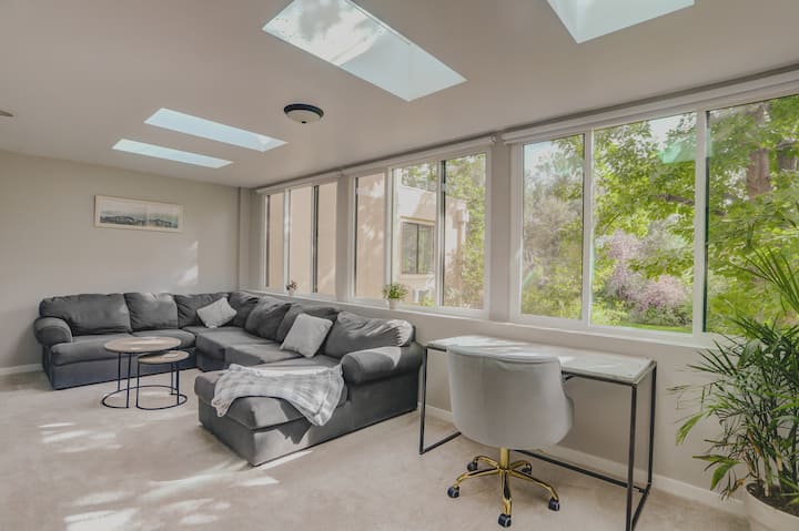 2 Bed Mountain View Condo - Boulder
