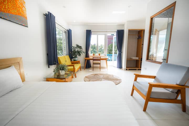 Seaview Studio With Balcony - 3 Mins To Beach - Da Nang