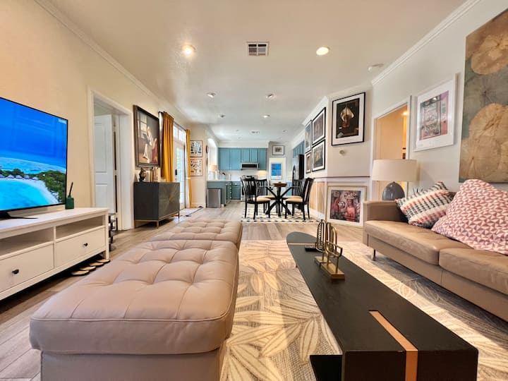 Spacious 2-bedroom Apt With 3 Queen Beds Smart Tvs - Orange County, CA