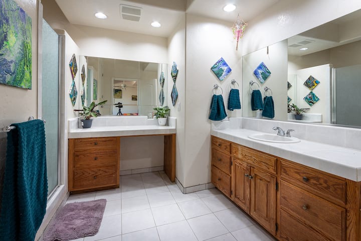 Lisa's Dog-friendly Sequoia Suite ( No Pet Fees) - Three Rivers, CA