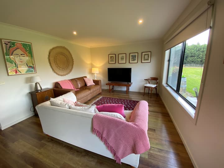 Lovely 1 Bedroom Unit In Semi-rural Setting - Torquay