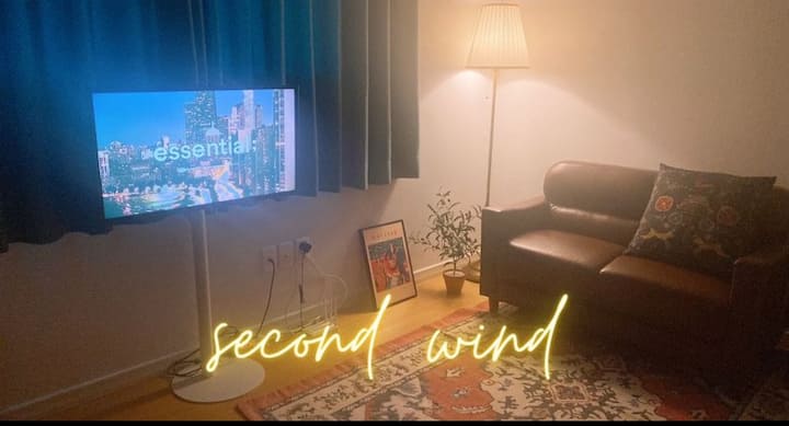세컨드 윈드(Second Wind) /  넷플릭스 / 아늑한 감성 숙소 - 유림동