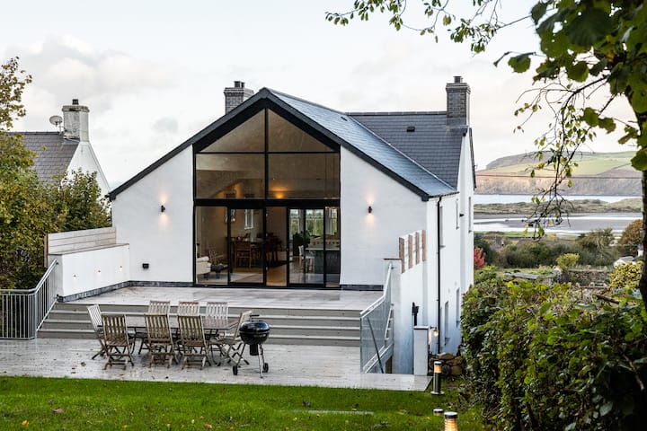Golwg Y Lan-a Stunning Home For 10 With Sea Views. - Fishguard