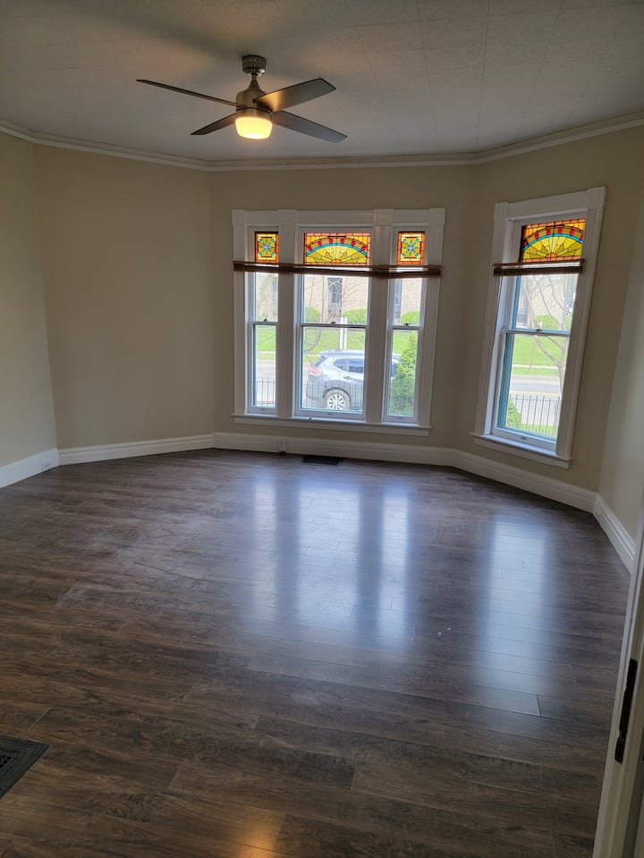 Spacious 2br/2bath! Close To Everything Downtown - Newtown Battlefield State Park, Elmira