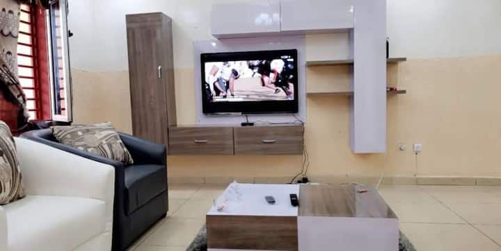 Appartement Adorable Avec Stationnement. - 