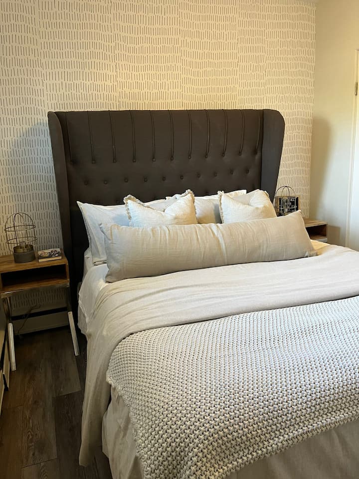 Welcome To Magnolia - Farmhouse Style 2 Bd Suite - Calgary