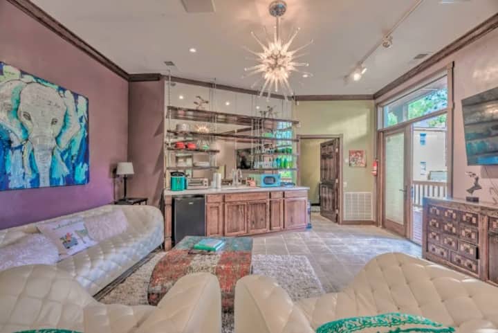 Colorful & Unique Ruidoso Studio Escape In Midtown - Ruidoso, NM