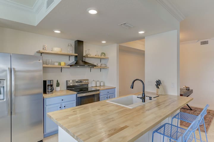 Updated Golf Condo - Lakewood Ranch, FL