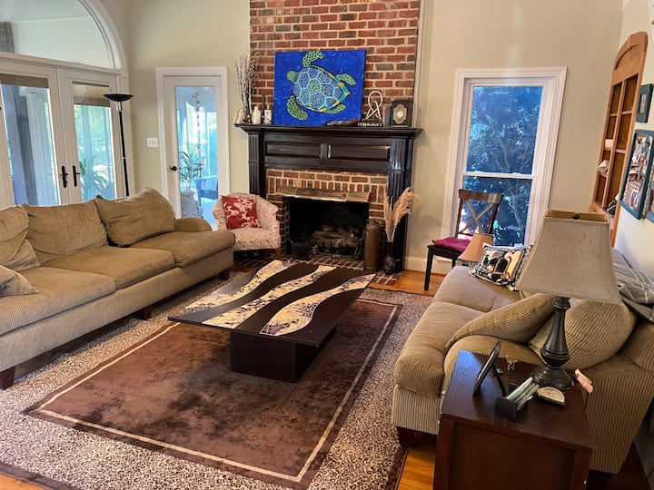 Family Focus: Adjoined Lakefront Bedrooms, Kayaks - Cary, NC