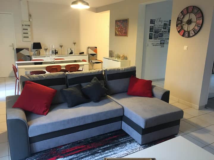 Centre Pierrefonds  Superbe Appartement + Parking - Pierrefonds