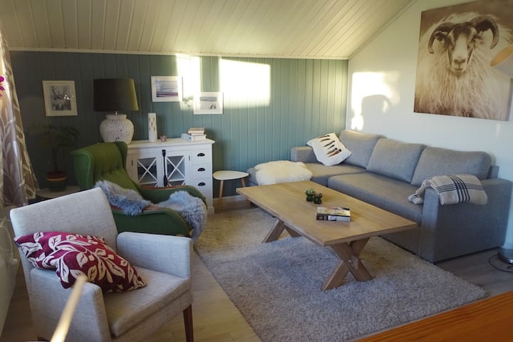 Loft Apartment, Top Of The Island, In Family House - Tromsø