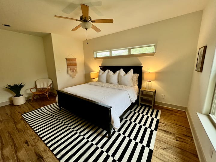 The Red Door Casita - ドリッピング・スプリングス, TX