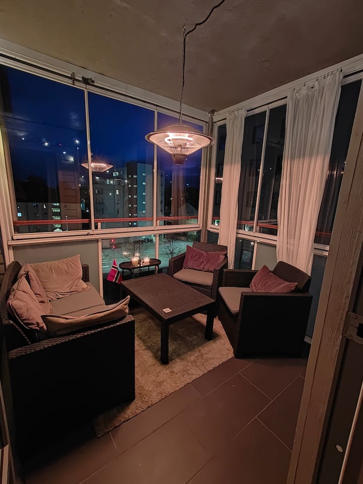 Central, Near Subway - Balcony & Free Ev Parking - Oslo