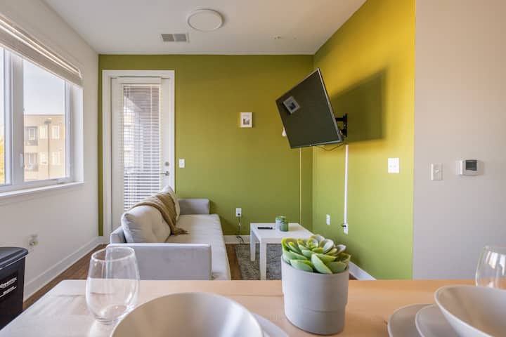 "Stylish Urban 1-bedroom Haven Near Downtown" - Indianapolis, IN